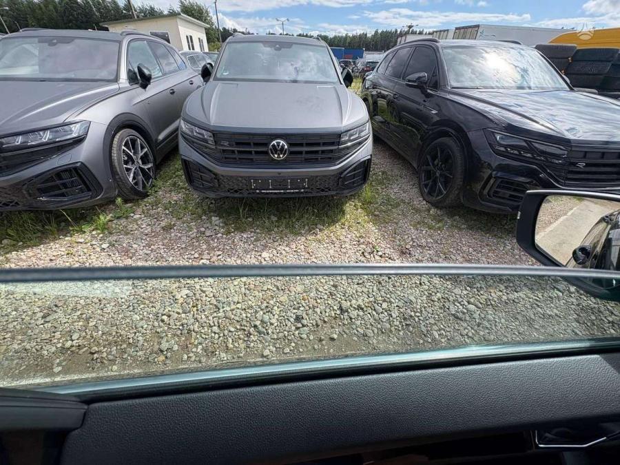 Black Skoda Kodiaq 2022 in Vilnius, with an engine capacity of 1.97 L and mileage of 163 thousand km for 26400 €, photo 13 on AUTOMOTO.COM.LV