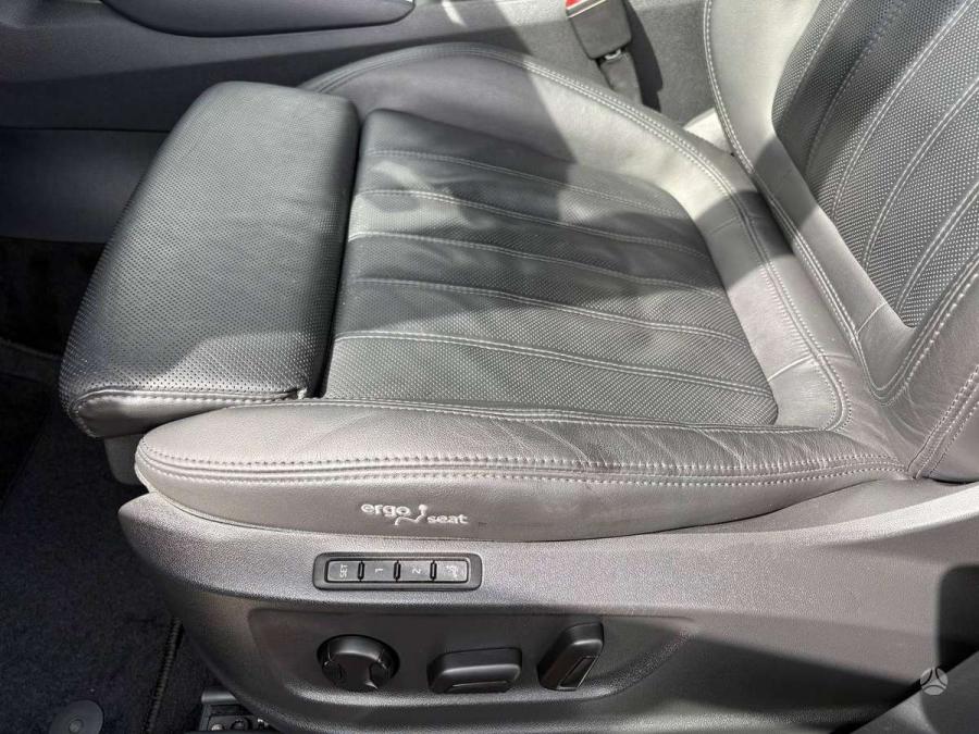 Black Skoda Kodiaq 2022 in Vilnius, with an engine capacity of 1.97 L and mileage of 163 thousand km for 26400 €, photo 16 on AUTOMOTO.COM.LV