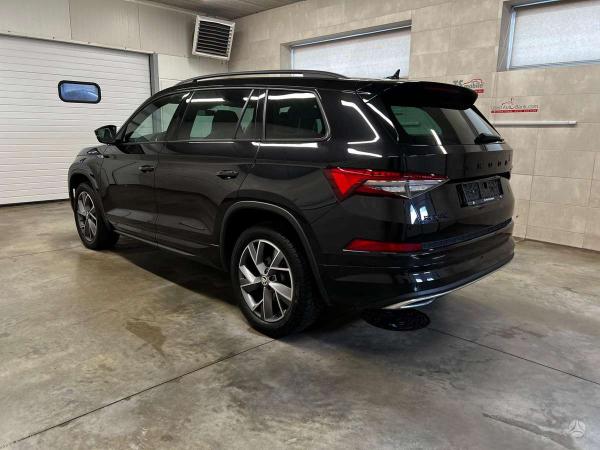 Black Skoda Kodiaq 2022 in Marijampole, with an engine capacity of 1.50 L and mileage of 198 thousand km for 22978 €, photo 4 on AUTOMOTO.COM.LV
