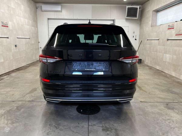 Black Skoda Kodiaq 2022 in Marijampole, with an engine capacity of 1.50 L and mileage of 198 thousand km for 22978 €, photo 5 on AUTOMOTO.COM.LV