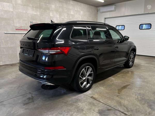 Black Skoda Kodiaq 2022 in Marijampole, with an engine capacity of 1.50 L and mileage of 198 thousand km for 22978 €, photo 6 on AUTOMOTO.COM.LV