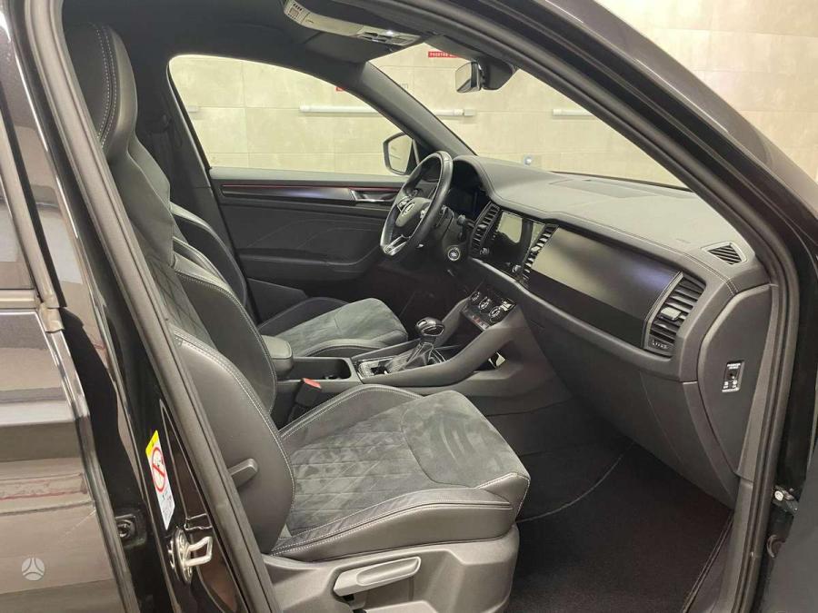 Melns Skoda Kodiaq 2022 Marijampole, ar dzinēja tilpumu 1.50 L un nobraukumu 182 tūkst. km par 24805 €, foto 21 vietnē AUTOMOTO.COM.LV