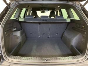 Melns Skoda Kodiaq 2022 Marijampole, ar dzinēja tilpumu 1.50 L un nobraukumu 182 tūkst. km par 24805 €, foto 23 vietnē AUTOMOTO.COM.LV