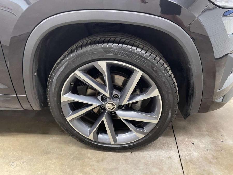 Melns Skoda Kodiaq 2022 Marijampole, ar dzinēja tilpumu 1.50 L un nobraukumu 182 tūkst. km par 24805 €, foto 27 vietnē AUTOMOTO.COM.LV