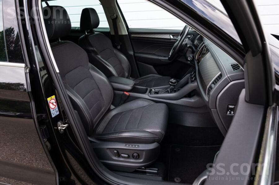 Black Skoda Kodiaq 2022 in Riga, with an engine capacity of 2.00 L and mileage of 147 thousand km for 24950 €, photo 8 on AUTOMOTO.COM.LV