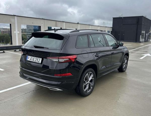 Melns Skoda Kodiaq 2022 Viļņa, ar dzinēja tilpumu 1.97 L un nobraukumu 68 tūkst. km par 31250 €, foto 5 vietnē AUTOMOTO.COM.LV