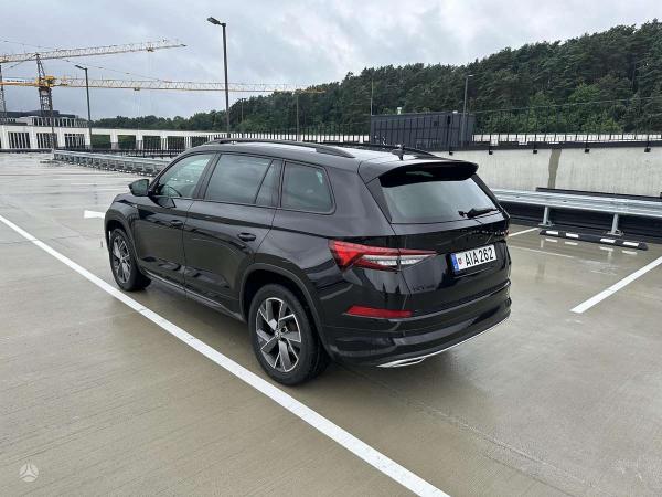 Melns Skoda Kodiaq 2022 Viļņa, ar dzinēja tilpumu 1.97 L un nobraukumu 68 tūkst. km par 31250 €, foto 6 vietnē AUTOMOTO.COM.LV