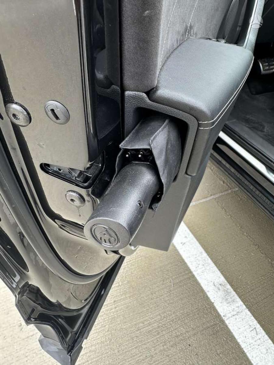 Black Skoda Kodiaq 2022 in Vilnius, with an engine capacity of 1.97 L and mileage of 68 thousand km for 31250 €, photo 15 on AUTOMOTO.COM.LV