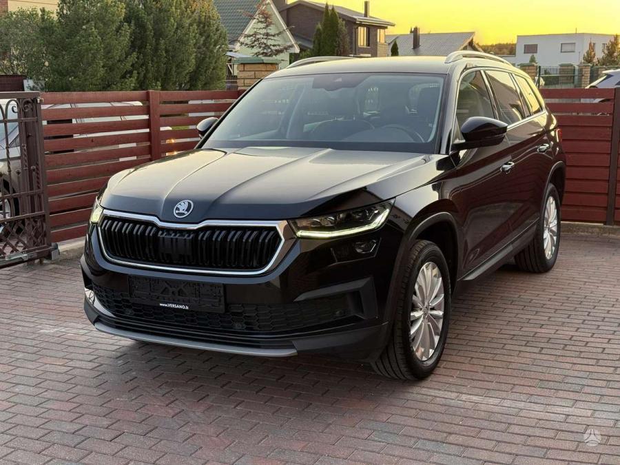 Black Skoda Kodiaq 2022 in Siauliai, with an engine capacity of 1.50 L and mileage of 219 thousand km for 21290 €, photo 1 on AUTOMOTO.COM.LV