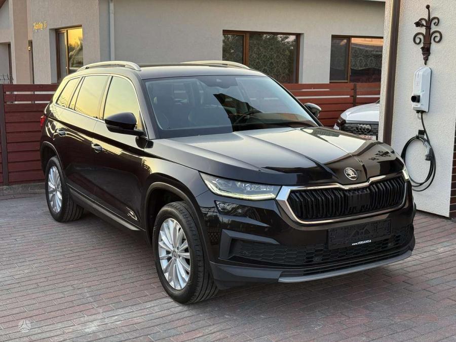 Black Skoda Kodiaq 2022 in Siauliai, with an engine capacity of 1.50 L and mileage of 219 thousand km for 21290 €, photo 4 on AUTOMOTO.COM.LV