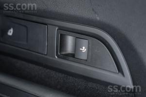 Black Skoda Kodiaq 2022 in Riga, with an engine capacity of 2.00 L and mileage of 145 thousand km for 26500 €, photo 15 on AUTOMOTO.COM.LV