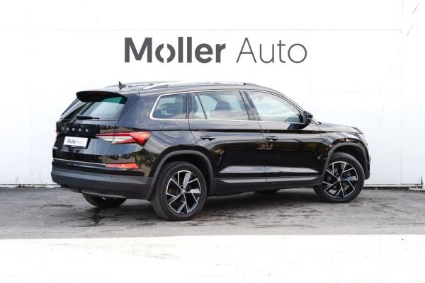 Black Skoda Kodiaq 2022 in Riga, with an engine capacity of 2.00 L and mileage of 145 thousand km for 26500 €, photo 4 on AUTOMOTO.COM.LV