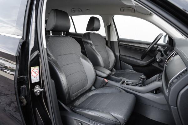 Black Skoda Kodiaq 2022 in Riga, with an engine capacity of 2.00 L and mileage of 145 thousand km for 26500 €, photo 7 on AUTOMOTO.COM.LV