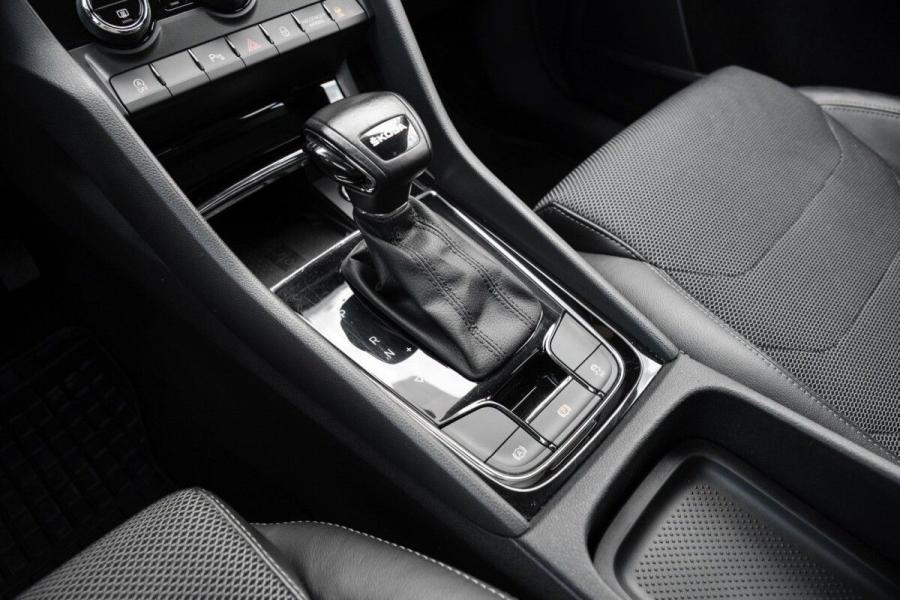 Melns Skoda Kodiaq 2022 Rīga, ar dzinēja tilpumu 2.00 L un nobraukumu 145 tūkst. km par 26500 €, foto 25 vietnē AUTOMOTO.COM.LV