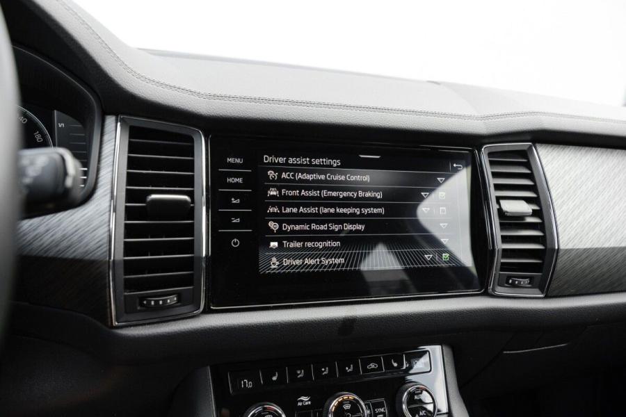 Melns Skoda Kodiaq 2022 Rīga, ar dzinēja tilpumu 2.00 L un nobraukumu 145 tūkst. km par 26500 €, foto 32 vietnē AUTOMOTO.COM.LV