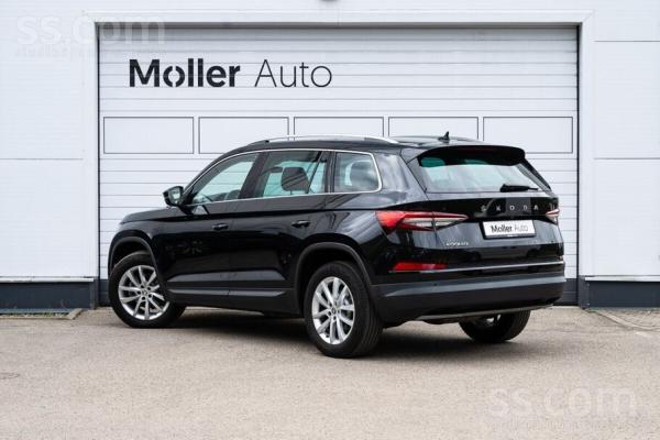 Black Skoda Kodiaq 2022 in Riga, with an engine capacity of 2.00 L and mileage of 158 thousand km for 23950 €, photo 3 on AUTOMOTO.COM.LV