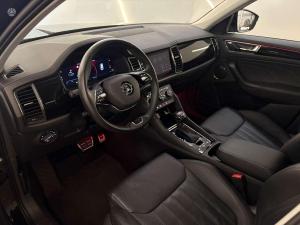 Black Skoda Kodiaq 2022 in Marijampole, with an engine capacity of 1.97 L and mileage of 139 thousand km for 28999 €, photo 3 on AUTOMOTO.COM.LV