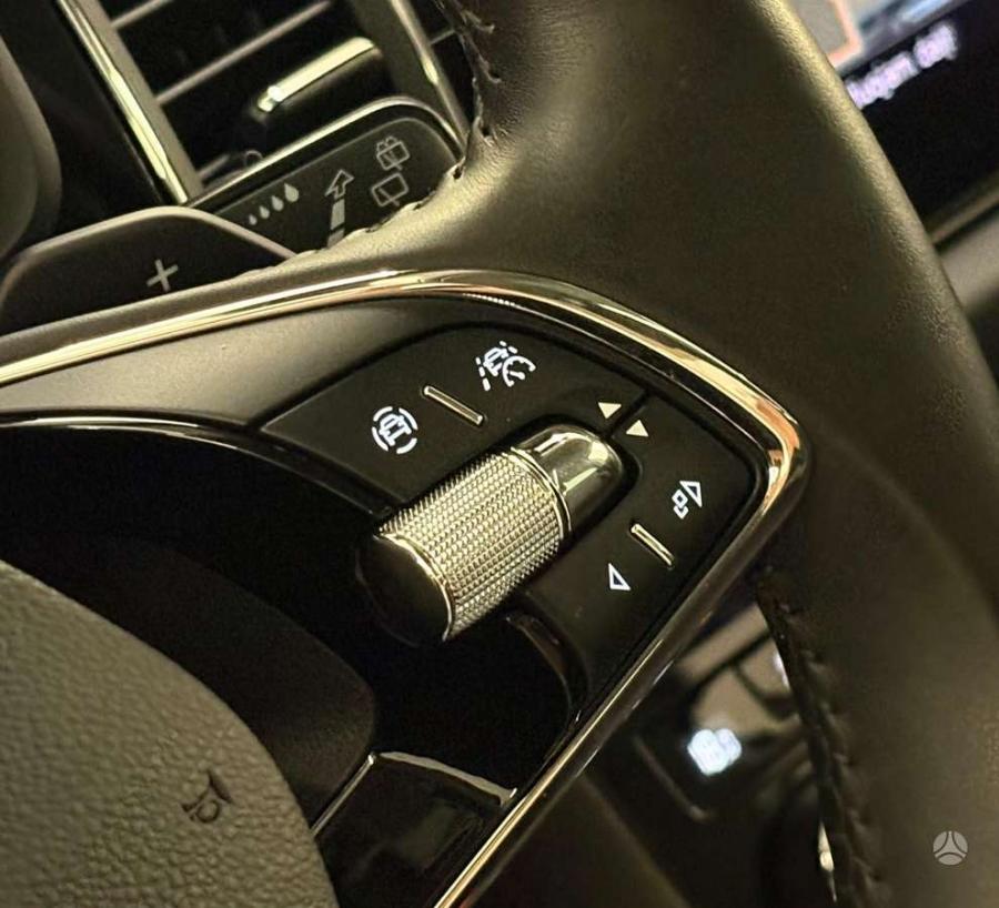 Black Skoda Kodiaq 2022 in Marijampole, with an engine capacity of 1.97 L and mileage of 139 thousand km for 28999 €, photo 5 on AUTOMOTO.COM.LV