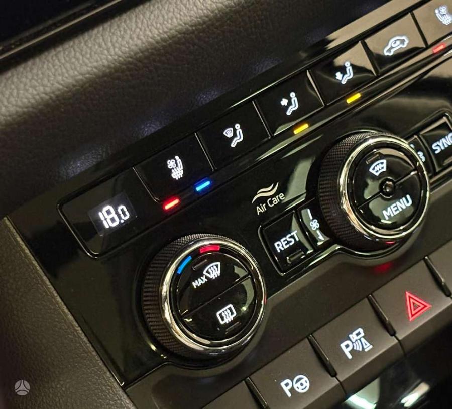 Black Skoda Kodiaq 2022 in Marijampole, with an engine capacity of 1.97 L and mileage of 139 thousand km for 28999 €, photo 15 on AUTOMOTO.COM.LV