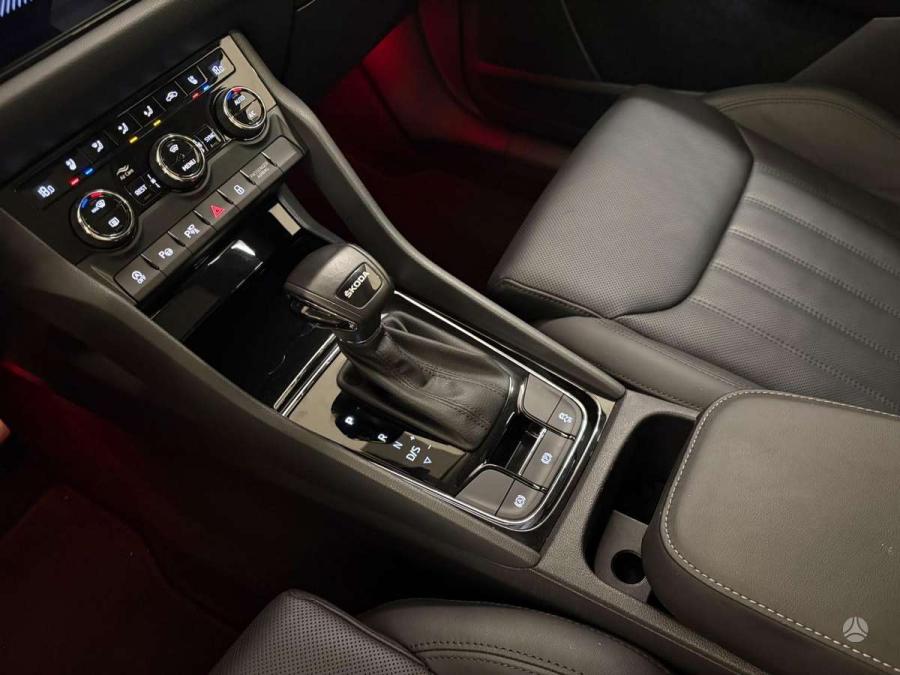 Black Skoda Kodiaq 2022 in Marijampole, with an engine capacity of 1.97 L and mileage of 139 thousand km for 28999 €, photo 16 on AUTOMOTO.COM.LV