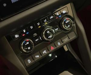 Black Skoda Kodiaq 2022 in Marijampole, with an engine capacity of 1.97 L and mileage of 139 thousand km for 28999 €, photo 17 on AUTOMOTO.COM.LV