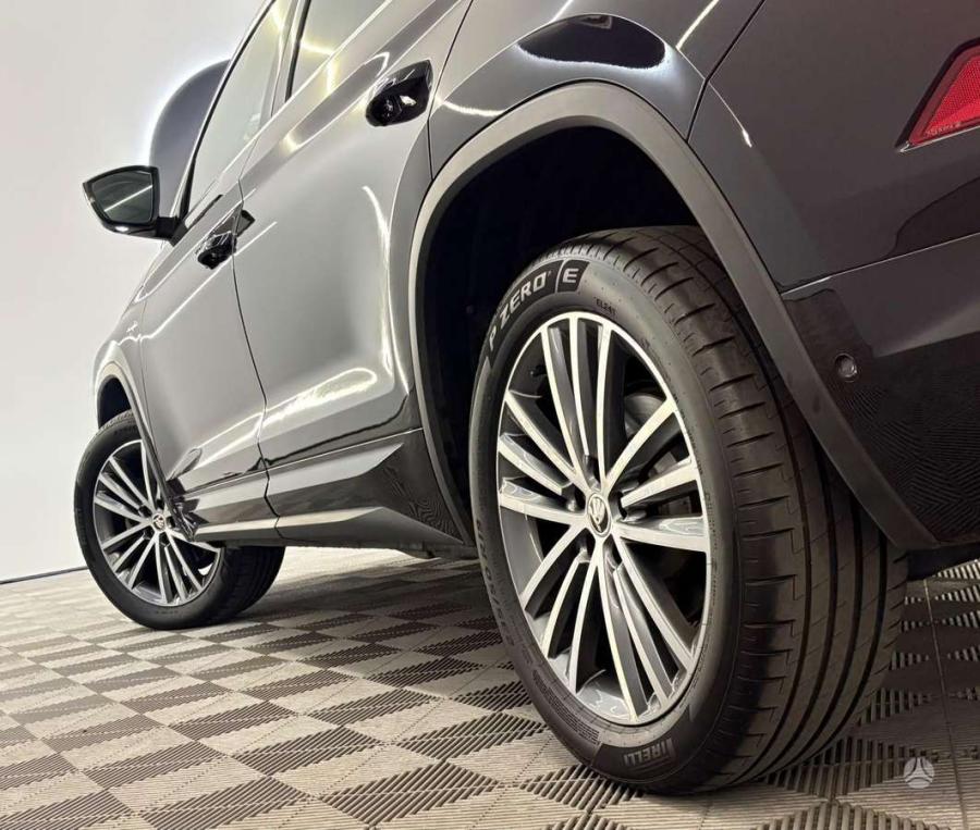 Black Skoda Kodiaq 2022 in Marijampole, with an engine capacity of 1.97 L and mileage of 139 thousand km for 28999 €, photo 26 on AUTOMOTO.COM.LV