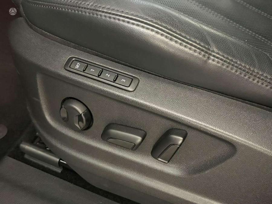 Black Skoda Kodiaq 2022 in Marijampole, with an engine capacity of 1.97 L and mileage of 139 thousand km for 28999 €, photo 32 on AUTOMOTO.COM.LV