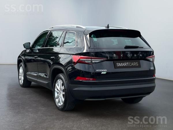 Black Skoda Kodiaq 2022 in Riga, with an engine capacity of 2.00 L and mileage of 86 thousand km for 27220 €, photo 3 on AUTOMOTO.COM.LV