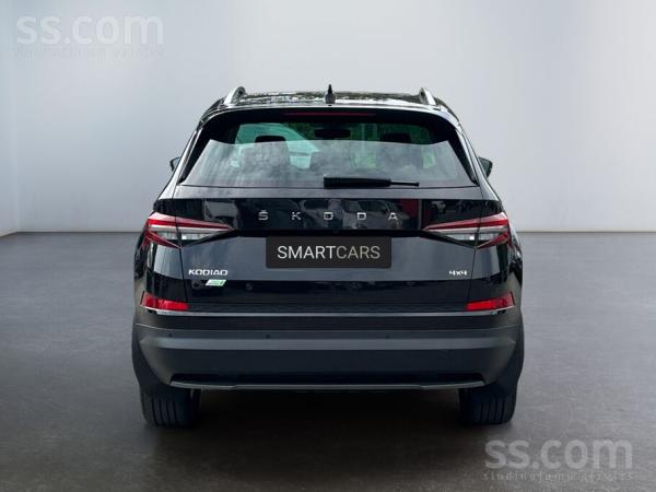 Black Skoda Kodiaq 2022 in Riga, with an engine capacity of 2.00 L and mileage of 86 thousand km for 27220 €, photo 4 on AUTOMOTO.COM.LV