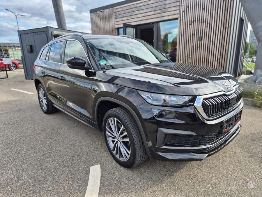 Black Skoda Kodiaq 2022 in Vilnius, with an engine capacity of 1.97 L and mileage of 186 thousand km for 25400 €, photo 1 on AUTOMOTO.COM.LV