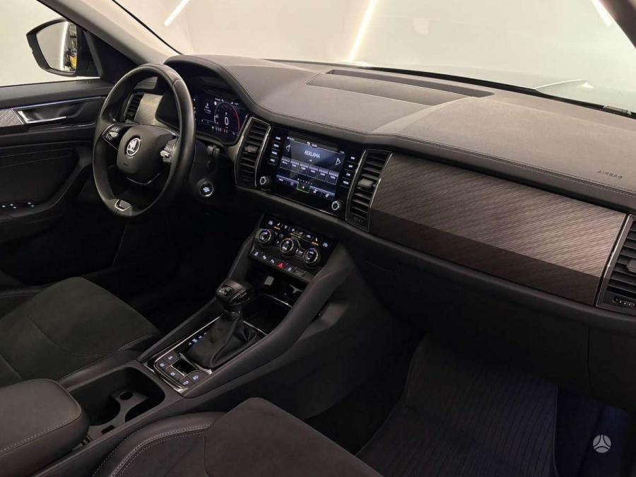 Melns Skoda Kodiaq 2022 Marijampole, ar dzinēja tilpumu 1.97 L un nobraukumu 232 tūkst. km par 23450 €, foto 36 vietnē AUTOMOTO.COM.LV