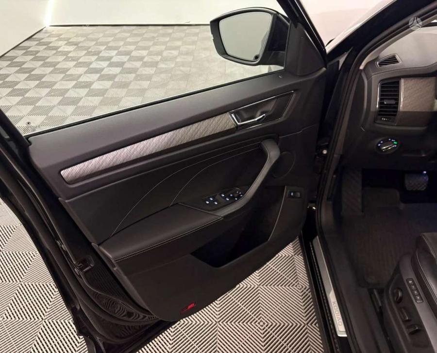 Melns Skoda Kodiaq 2022 Marijampole, ar dzinēja tilpumu 1.97 L un nobraukumu 232 tūkst. km par 23450 €, foto 60 vietnē AUTOMOTO.COM.LV