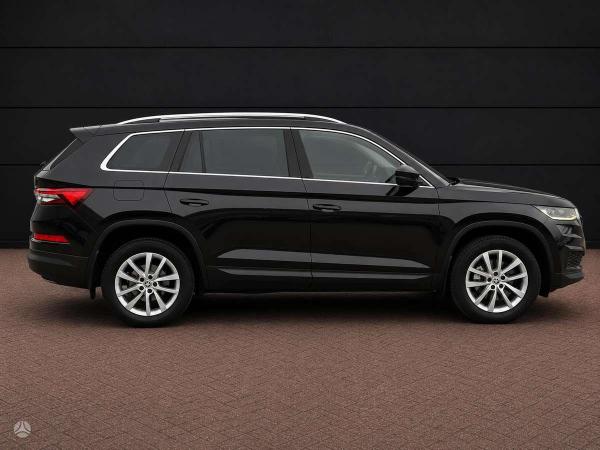 Black Skoda Kodiaq 2022 in Vilnius, with an engine capacity of 1.97 L and mileage of 168 thousand km for 24750 €, photo 6 on AUTOMOTO.COM.LV