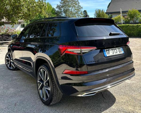 Black Skoda Kodiaq 2022 in Taurage, with an engine capacity of 2.00 L and mileage of 209 thousand km for 23500 €, photo 4 on AUTOMOTO.COM.LV