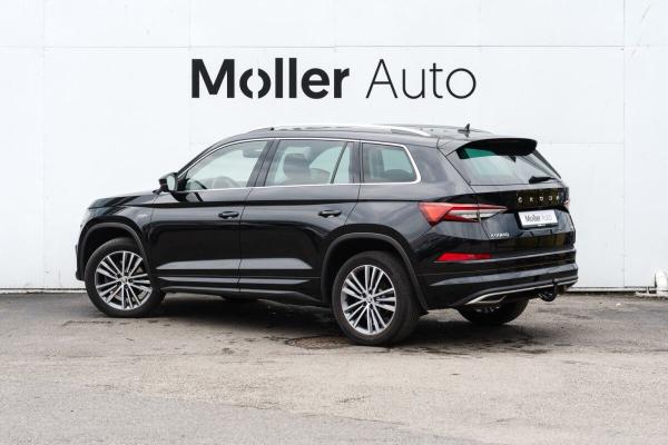 Skoda Kodiaq 2022 in Riga on AUTOMOTO.COM.LV Black Skoda Kodiaq 2022 in Riga, with an engine capacity of 2.00 L and mileage of 93 thousand km for 32500 €, photo 4 on AUTOMOTO.COM.LV
