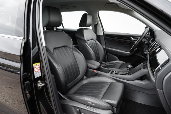 Skoda Kodiaq 2022 in Riga on AUTOMOTO.COM.LV Black Skoda Kodiaq 2022 in Riga, with an engine capacity of 2.00 L and mileage of 93 thousand km for 32500 €, photo 9 on AUTOMOTO.COM.LV