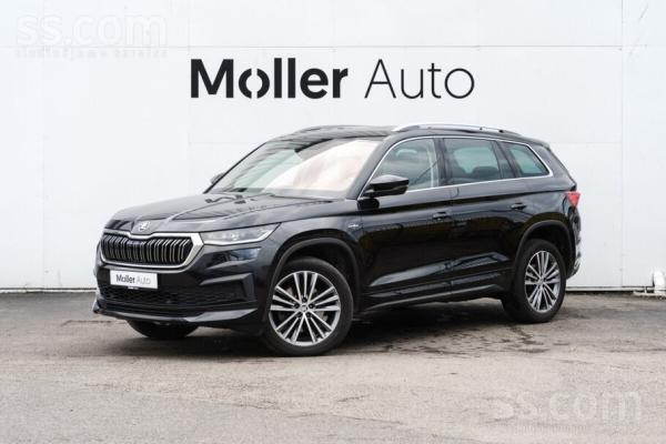 Black Skoda Kodiaq 2022 in Riga, with an engine capacity of 2.00 L and mileage of 93 thousand km for 32500 €, photo 1 on AUTOMOTO.COM.LV