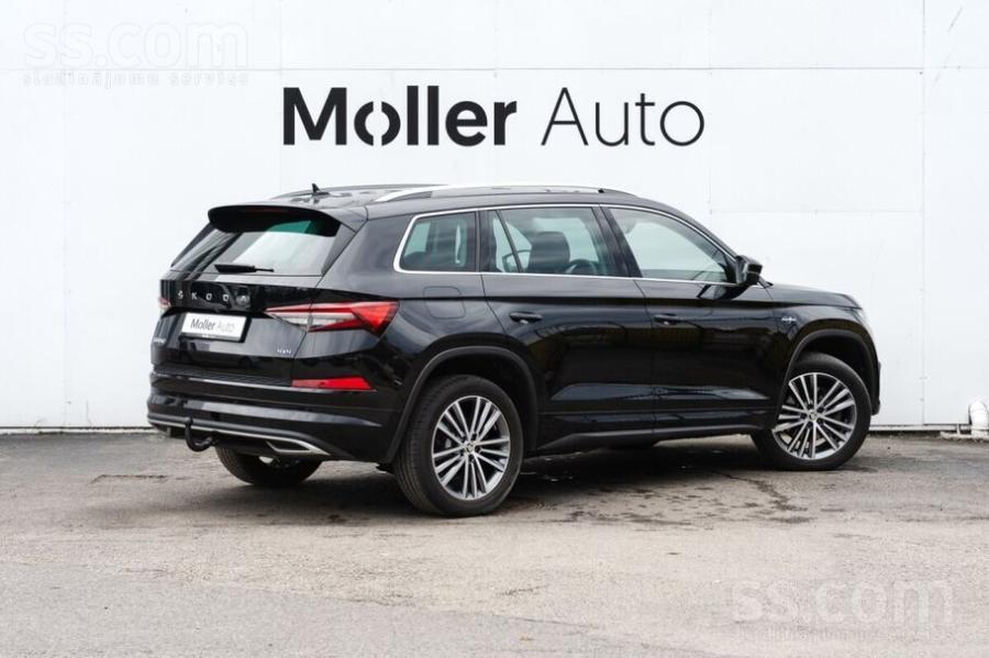 Black Skoda Kodiaq 2022 in Riga, with an engine capacity of 2.00 L and mileage of 93 thousand km for 31350 €, photo 5 on AUTOMOTO.COM.LV