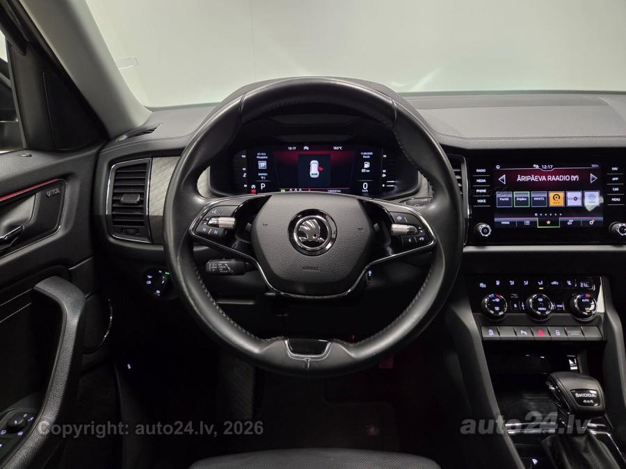 Melns Skoda Kodiaq 2022 Tallina, ar dzinēja tilpumu 2.00 L un nobraukumu 137 tūkst. km par 26900 €, foto 14 vietnē AUTOMOTO.COM.LV
