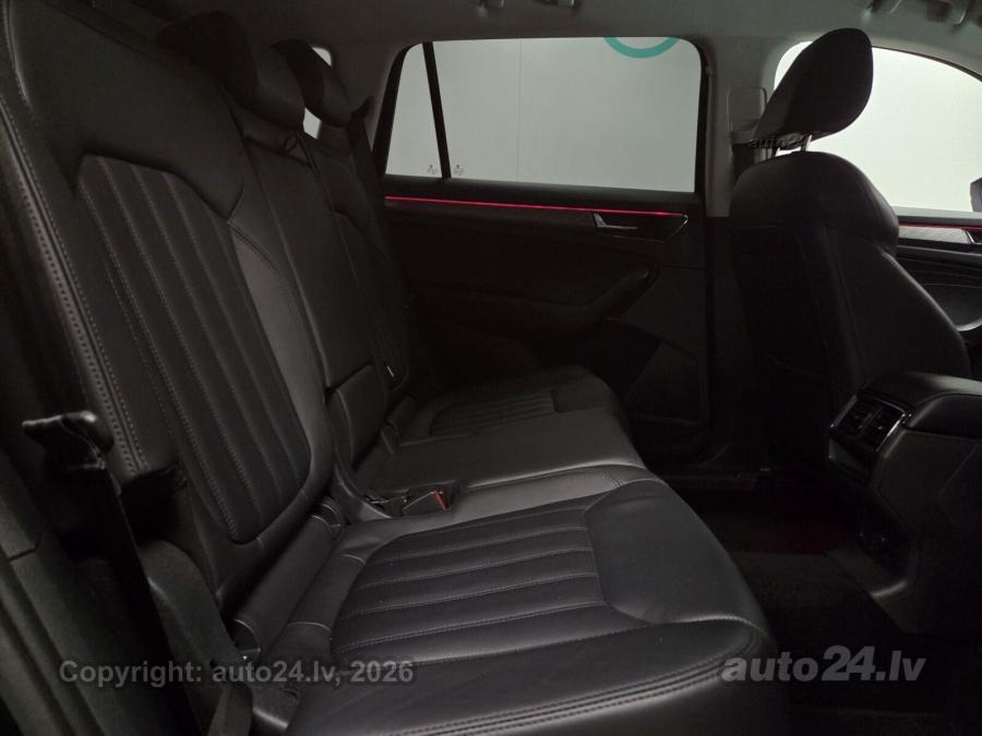 Melns Skoda Kodiaq 2022 Tallina, ar dzinēja tilpumu 2.00 L un nobraukumu 137 tūkst. km par 26900 €, foto 19 vietnē AUTOMOTO.COM.LV