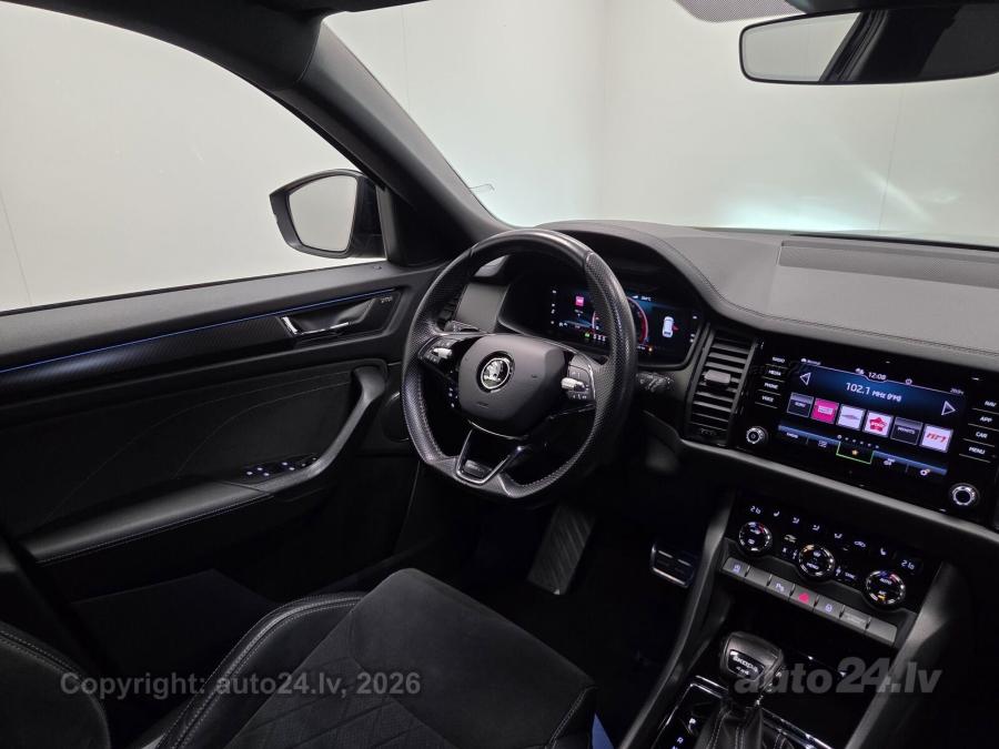 Melns Skoda Kodiaq 2022 Tallina, ar dzinēja tilpumu 2.00 L un nobraukumu 135 tūkst. km par 28900 €, foto 16 vietnē AUTOMOTO.COM.LV
