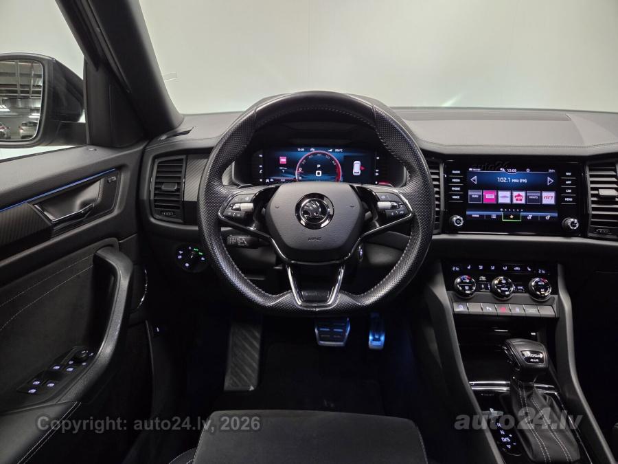 Melns Skoda Kodiaq 2022 Tallina, ar dzinēja tilpumu 2.00 L un nobraukumu 135 tūkst. km par 28900 €, foto 22 vietnē AUTOMOTO.COM.LV