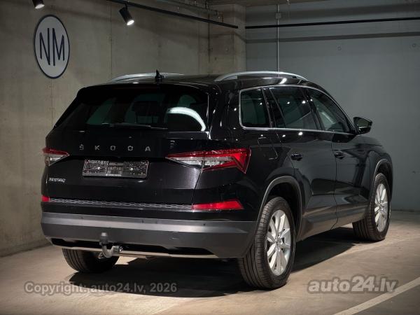 Skoda Kodiaq 2022 in Tallinn on AUTOMOTO.COM.LV Black Skoda Kodiaq 2022 in Tallinn, with an engine capacity of 2.00 L and mileage of 128 thousand km for 25990 €, photo 5 on AUTOMOTO.COM.LV
