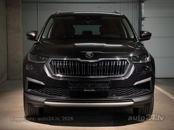 Skoda Kodiaq 2022 in Tallinn on AUTOMOTO.COM.LV Black Skoda Kodiaq 2022 in Tallinn, with an engine capacity of 2.00 L and mileage of 128 thousand km for 25990 €, photo 8 on AUTOMOTO.COM.LV