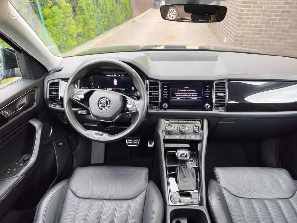 Melns Skoda Kodiaq 2022 Kalvarija, ar dzinēja tilpumu 1.50 L un nobraukumu 158 tūkst. km par 27770 €, foto 7 vietnē AUTOMOTO.COM.LV