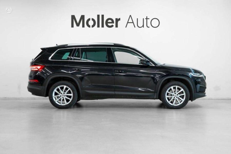 Black Skoda Kodiaq 2022 in Vilnius, with an engine capacity of 2.00 L and mileage of 108 thousand km for 32500 €, photo 5 on AUTOMOTO.COM.LV