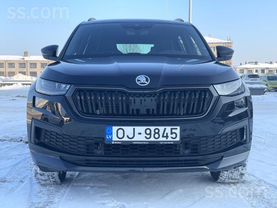 Melns Skoda Kodiaq 2023 Rīga, ar dzinēja tilpumu 2.00 L un nobraukumu 66 tūkst. km par 31250 €, foto 2 vietnē AUTOMOTO.COM.LV