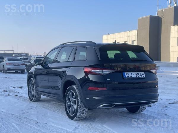 Черный Шкода Kodiaq 2023 в Рига, объемом двигателя 2.00 л и пробегом 66 тыс. км за 31250 €, фото 6 на AUTOMOTO.COM.LV