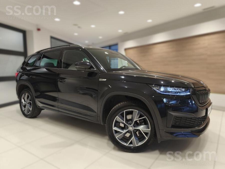Black Skoda Kodiaq 2023 in Riga, with an engine capacity of 2.00 L and mileage of 19 thousand km for 34990 €, photo 1 on AUTOMOTO.COM.LV