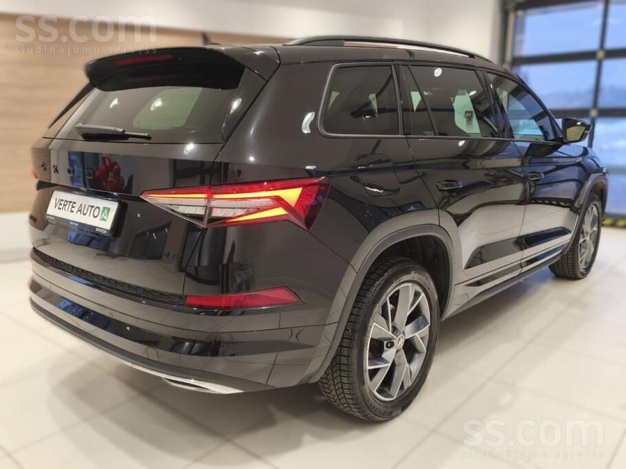 Black Skoda Kodiaq 2023 in Riga, with an engine capacity of 2.00 L and mileage of 19 thousand km for 34990 €, photo 4 on AUTOMOTO.COM.LV